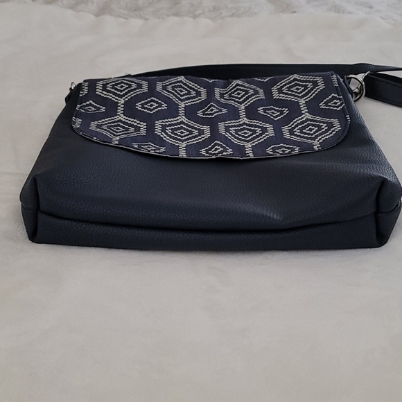 thirty-one | Bags | Studio Thirtyone Modern Crossbody | Poshmark